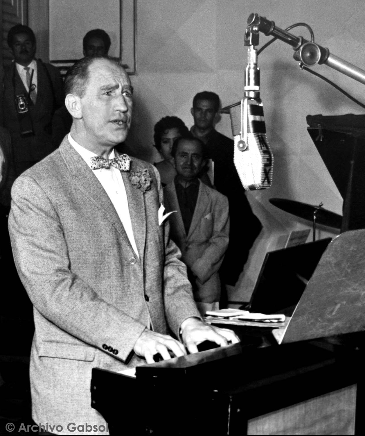 "Cri-Cri, el grillito cantor" en el Archivo Histórico de Fomento ...